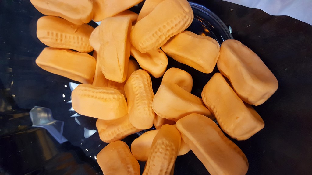 Opinions by Ollie: Don’t Go Nuts Over Circus Peanuts – The Drew Acorn