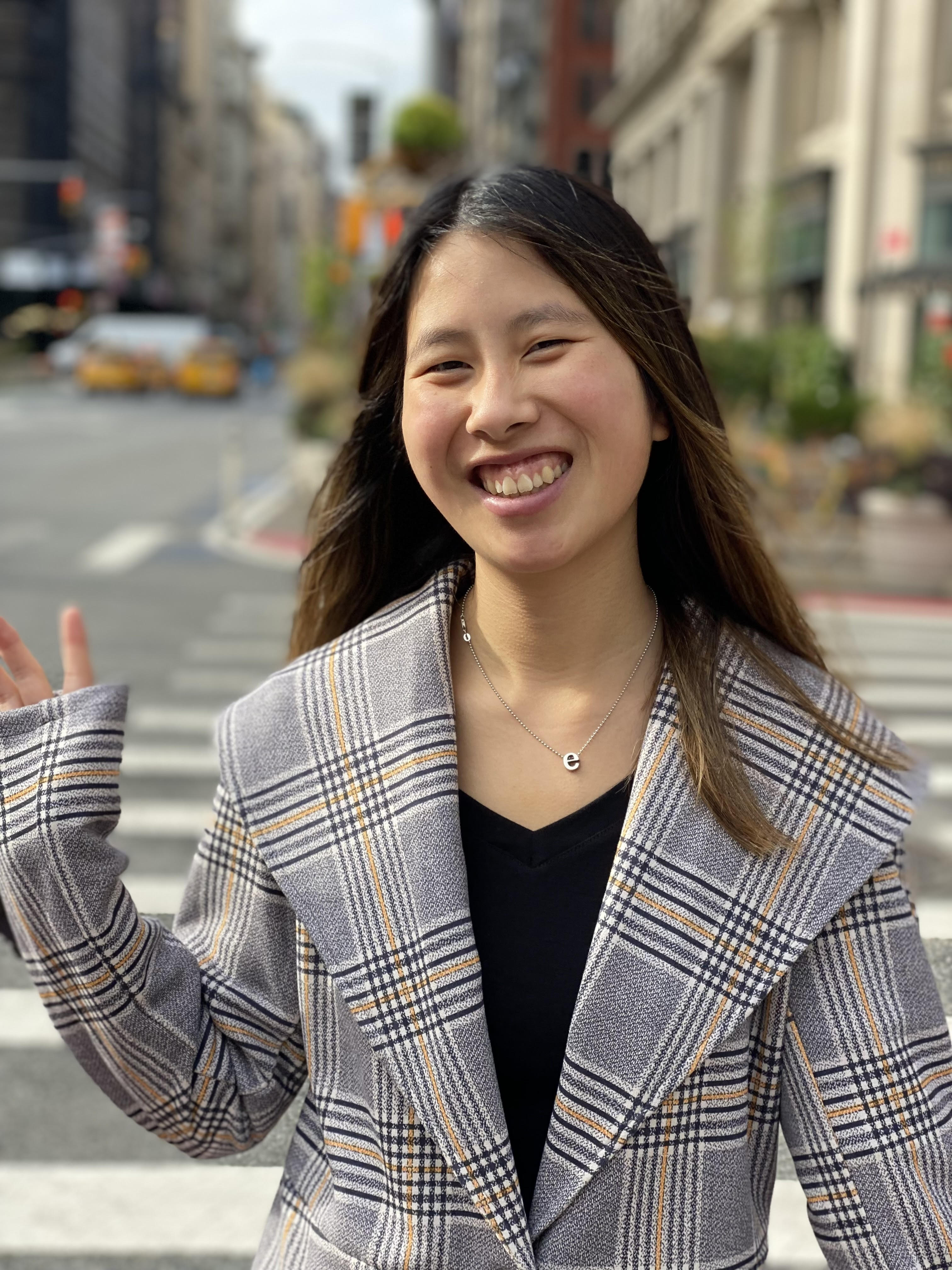 Senior Spotlight: Emma-Li Downer – The Drew Acorn